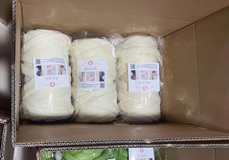 Bulk Giant Velvet Tube Yarn | YIXI TEXTILE